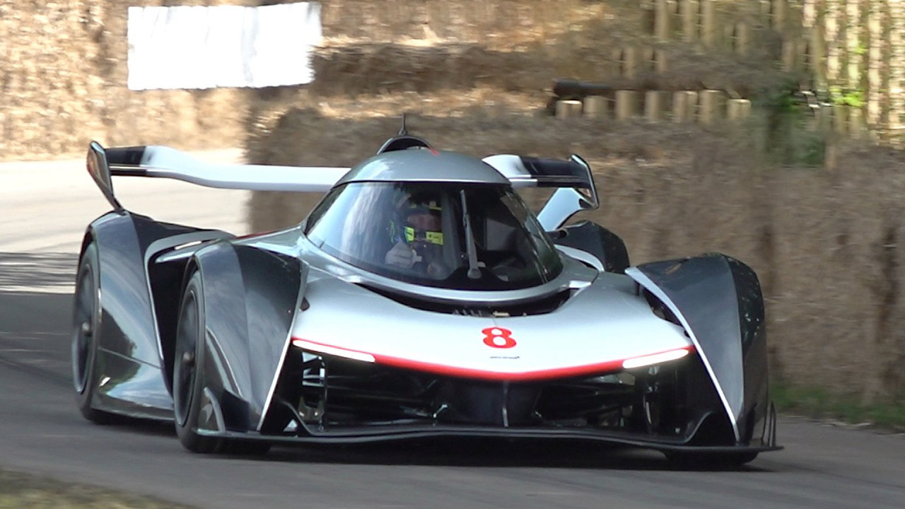 F1-legende Mika Häkkinen rijdt met de Solus GT