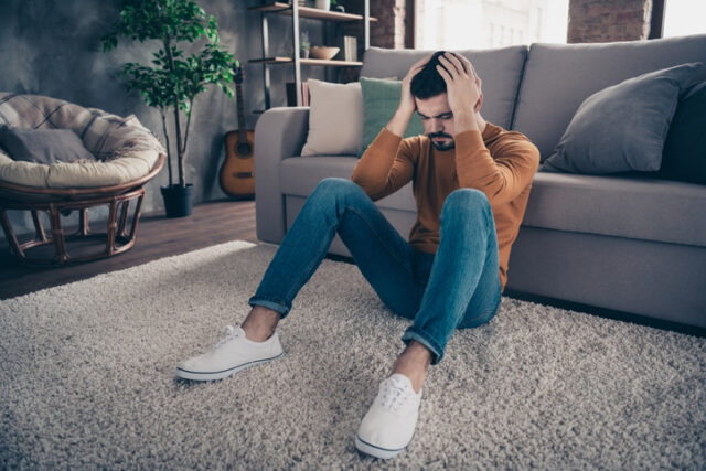 18 mistakes lonely people make that cause them to feel more isolated