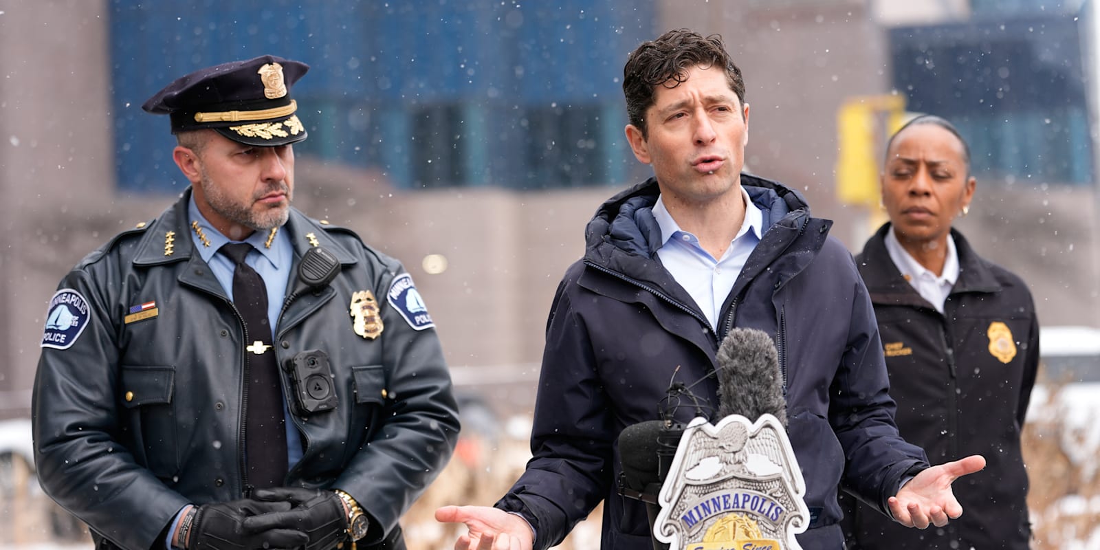 Borgmästaren försöker lugna: "Svälj inte betet"