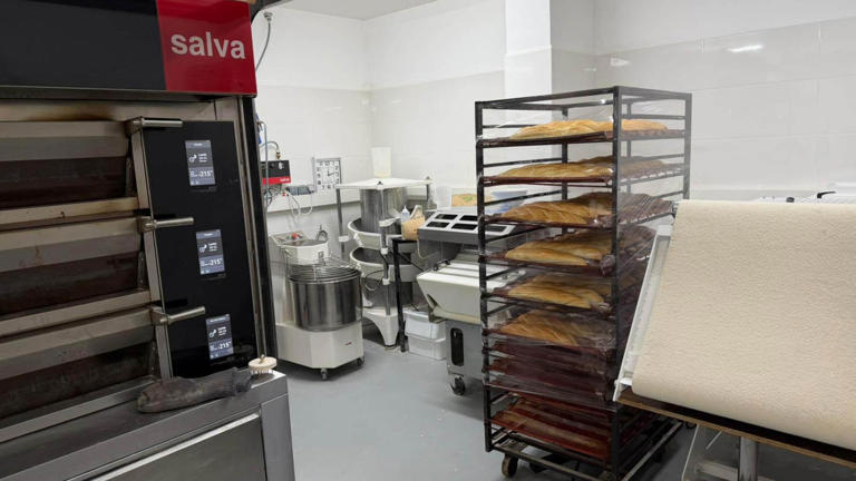 Dani (41) abre una nueva panadería en un pueblo con Museo del Pan: “La ...