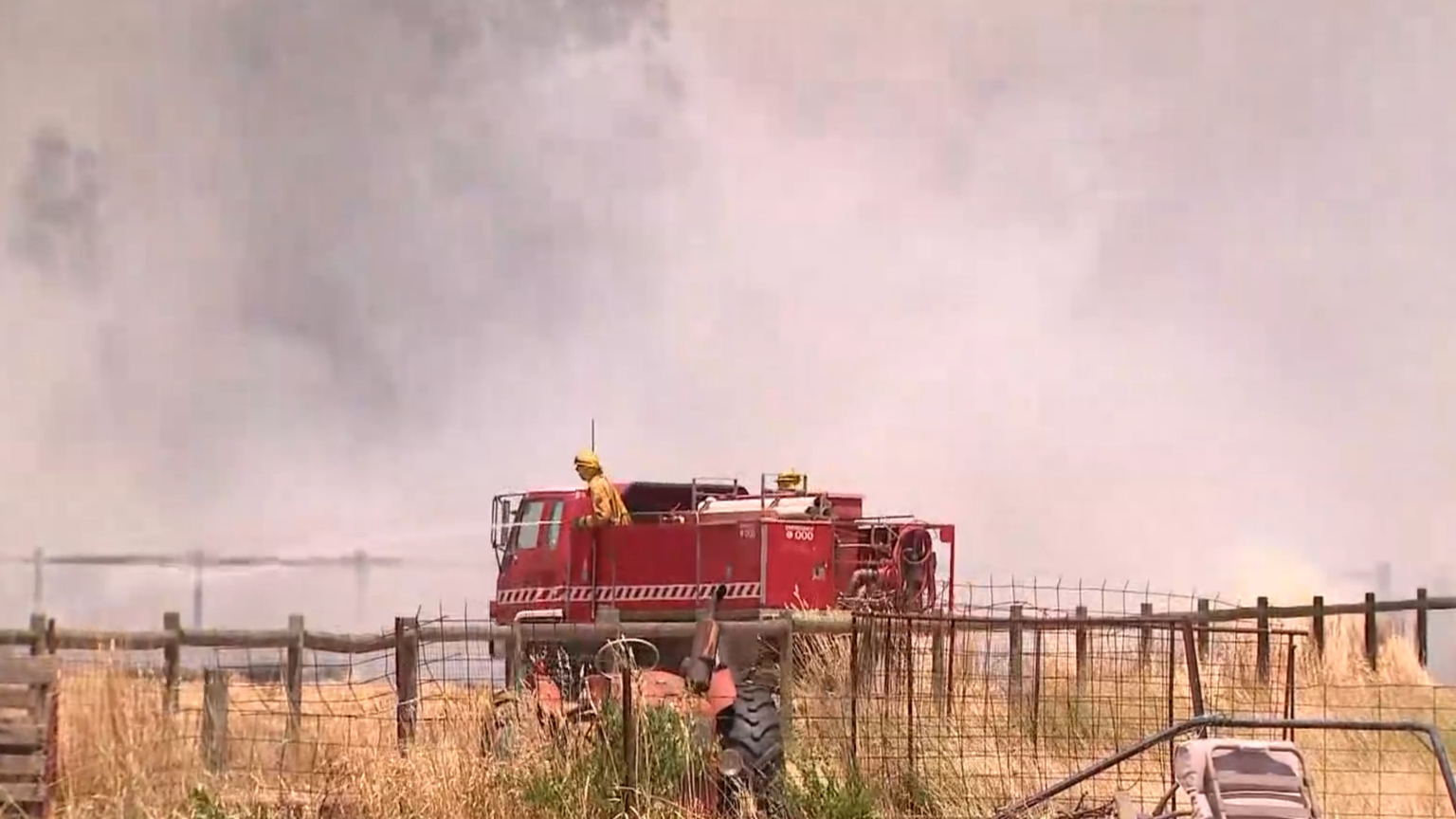 Victorians warned more devastating fires could arrive within weeks