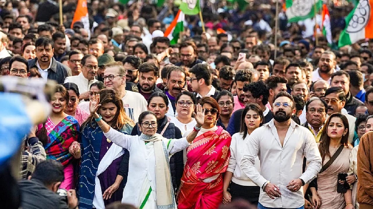 'Mobocracy replaced democracy': ED vs Mamata showdown in SC during I ...