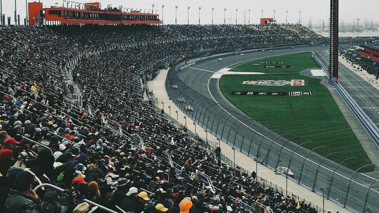 NASCAR updates championship format with retro-style changes