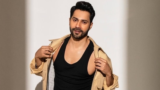 Varun Dhawan makes fun of memes around smile: 'Pura Hindustan smile kar ...
