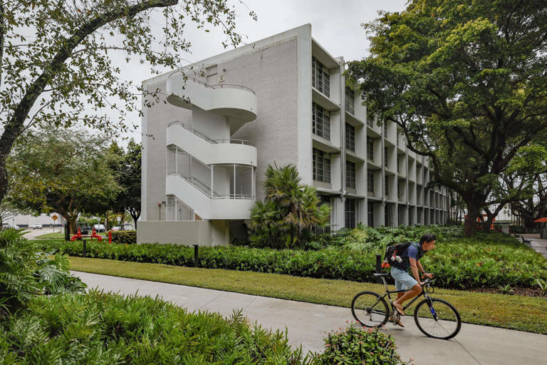 It's professor vs. professor as UM, Gables clear way for 1950s dorm ...