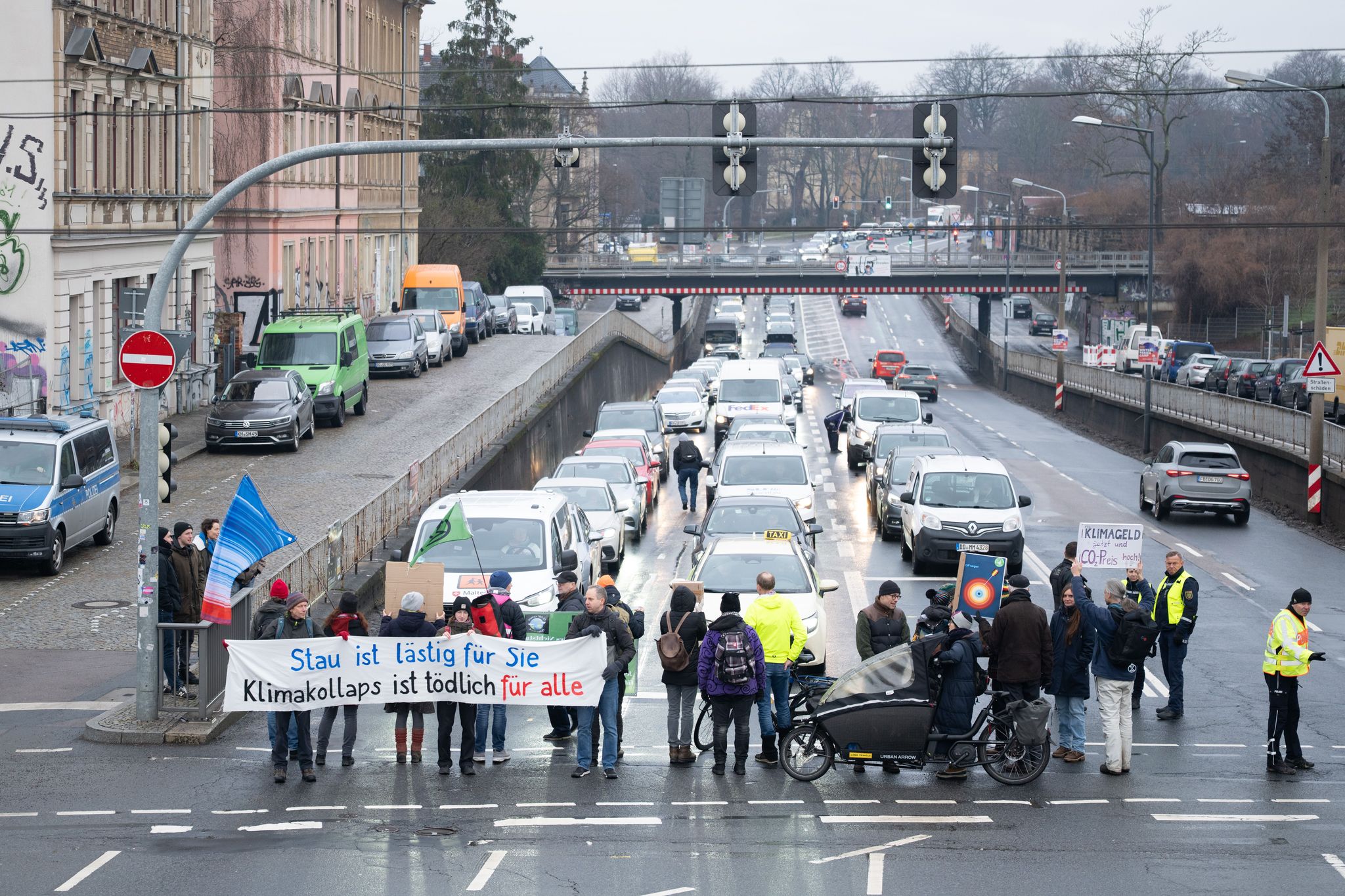 Straßenblockade für den Klimaschutz in Dresden