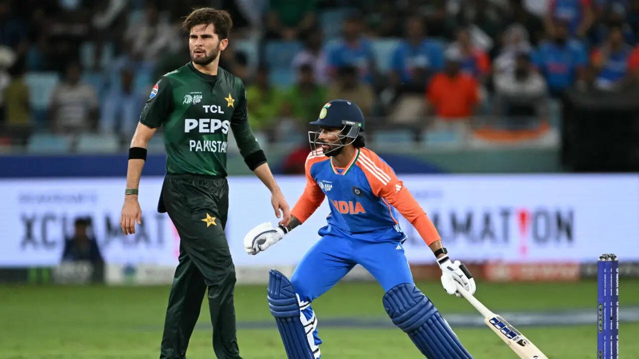 How to buy tickets for IND vs PAK T20 World Cup 2026 match in Colombo?