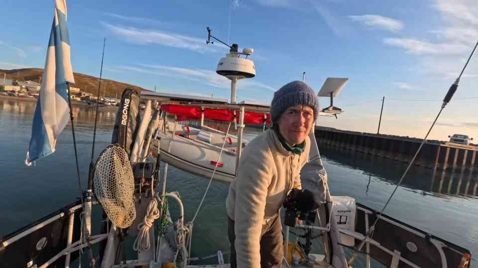 We must be anchored before this hits - Racing the next storm to Greenland