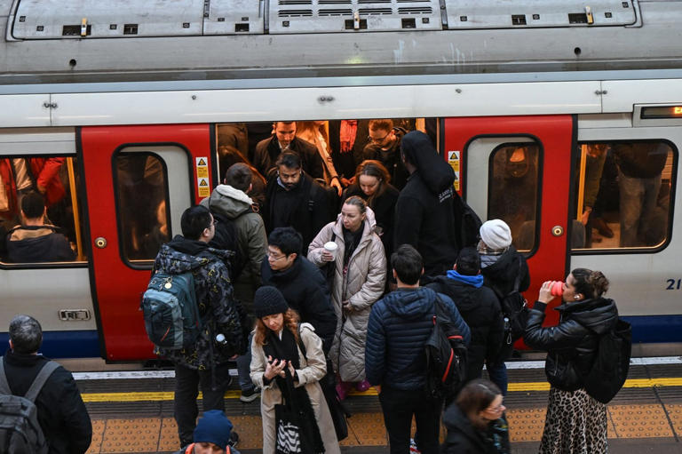 Metropolitan line suffers severe delays