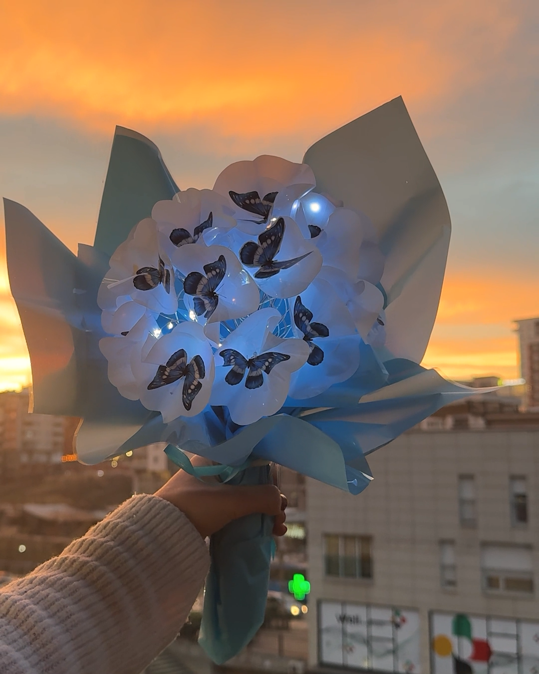 Flowers that shine in the dark 💙