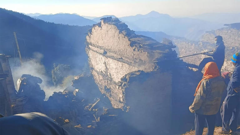 Fire in Nanda Devi National Park; admin plans chopper firefighting