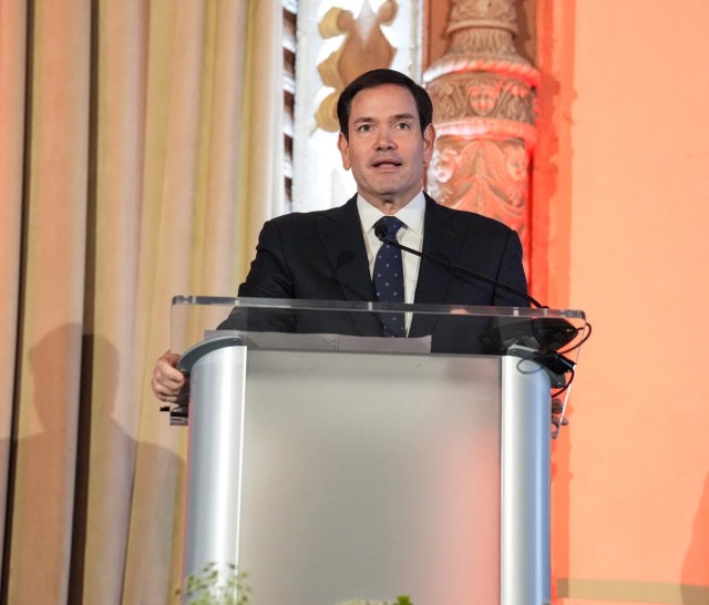 O pequeno Marco Rubio de Trump tem um grande plano: entregar Cuba para ...