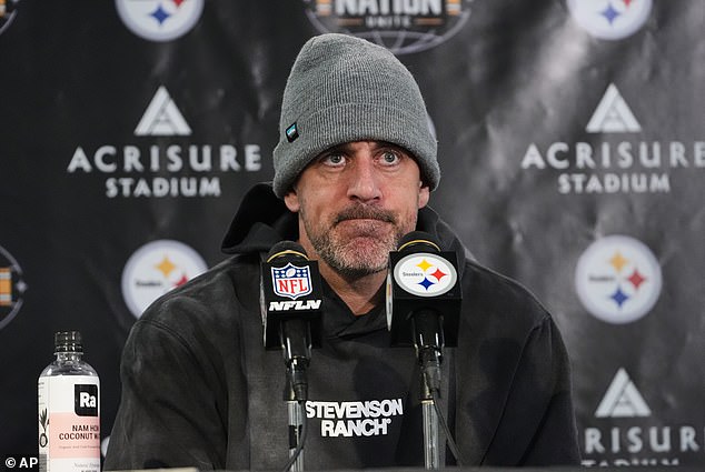 Aaron Rodgers snaps at reporter after Pittsburgh Steelers elimination