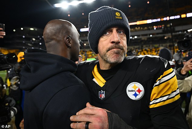 Aaron Rodgers snaps at reporter after Pittsburgh Steelers elimination