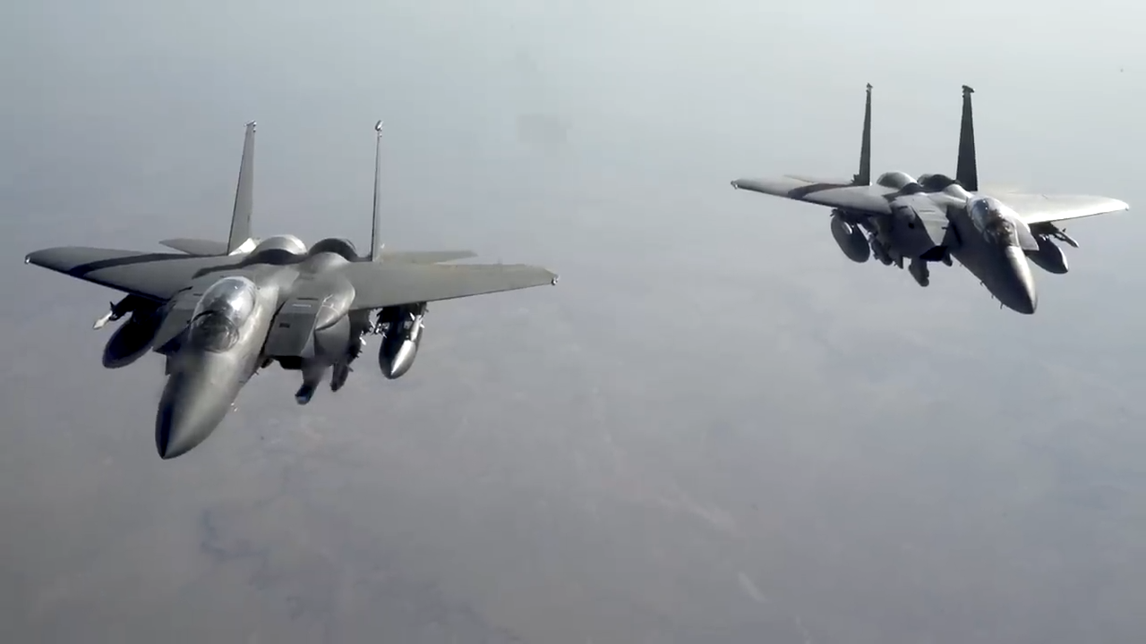 Watch what happens when AI takes control in air combat