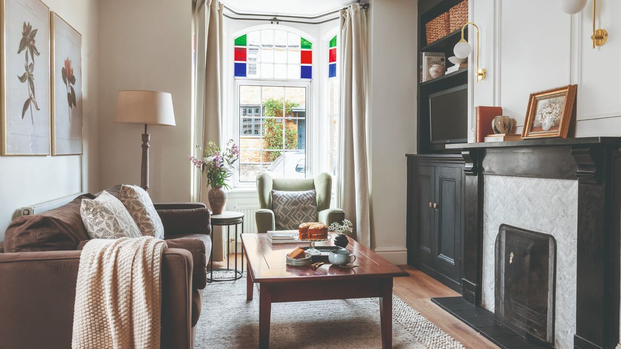 I asked 7 interior designers how they make a living room feel cosy ...