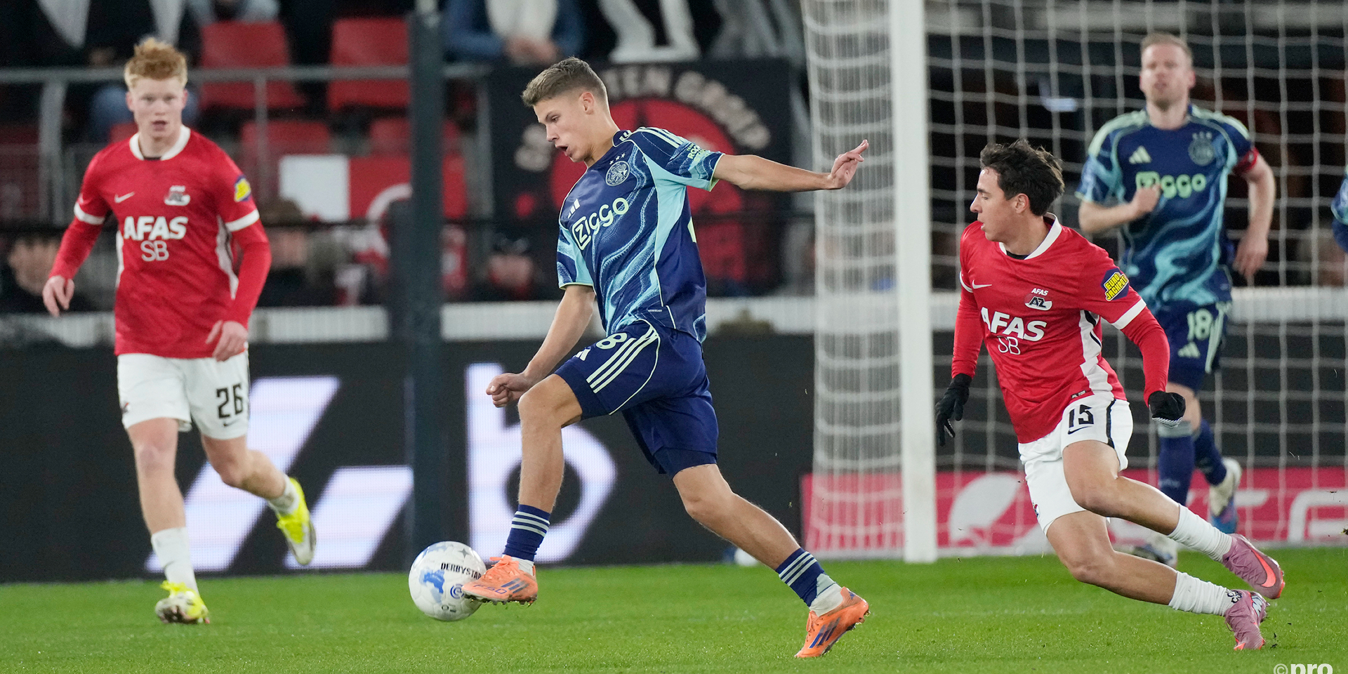Kees Smit ziet één lichtpuntje bij Ajax: 'Zó jong al zó goed, dat is knap'