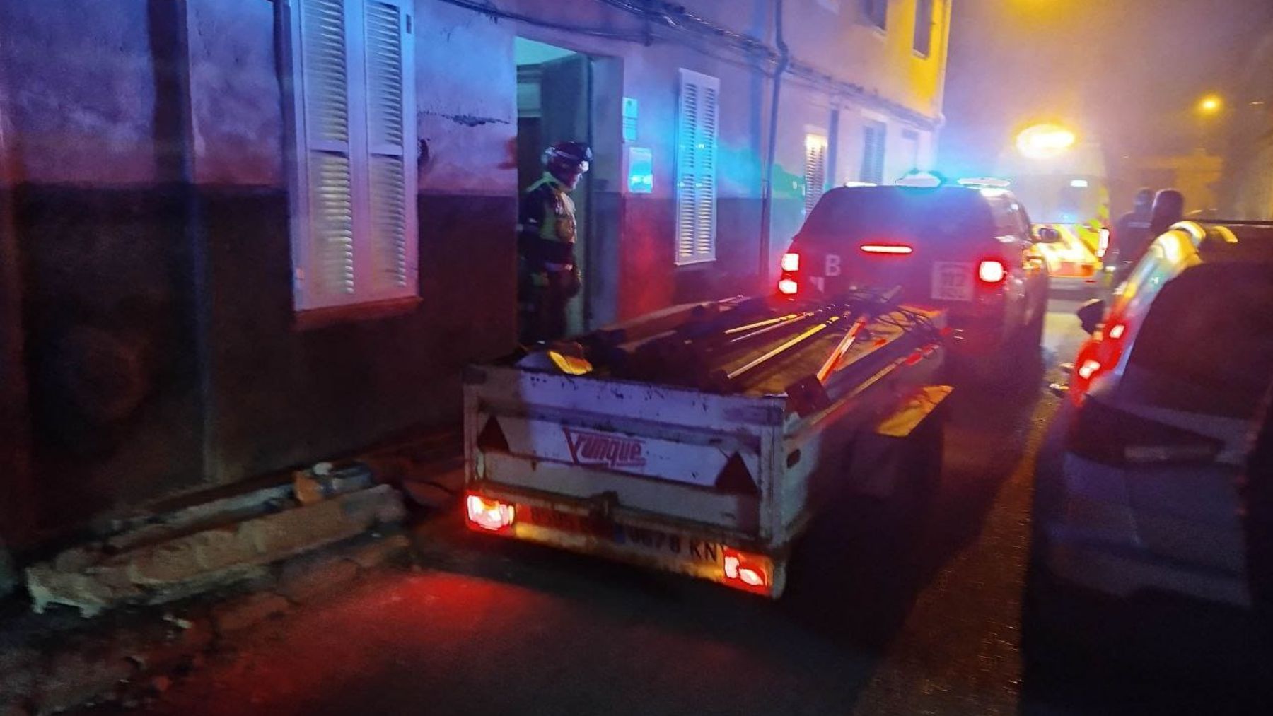 Un segundo derrumbe sorprendió a los bomberos durante el rescate en ...