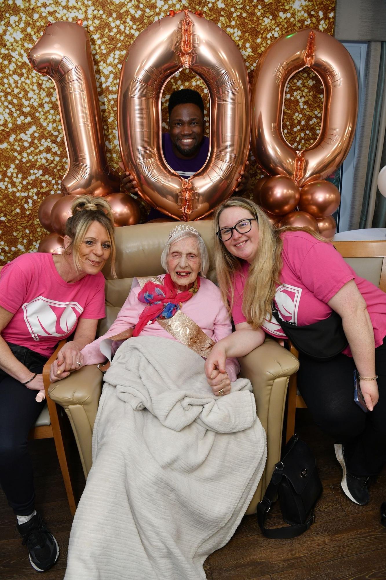 100-year-old Londoner says 'music and dancing' are the secrets to a ...