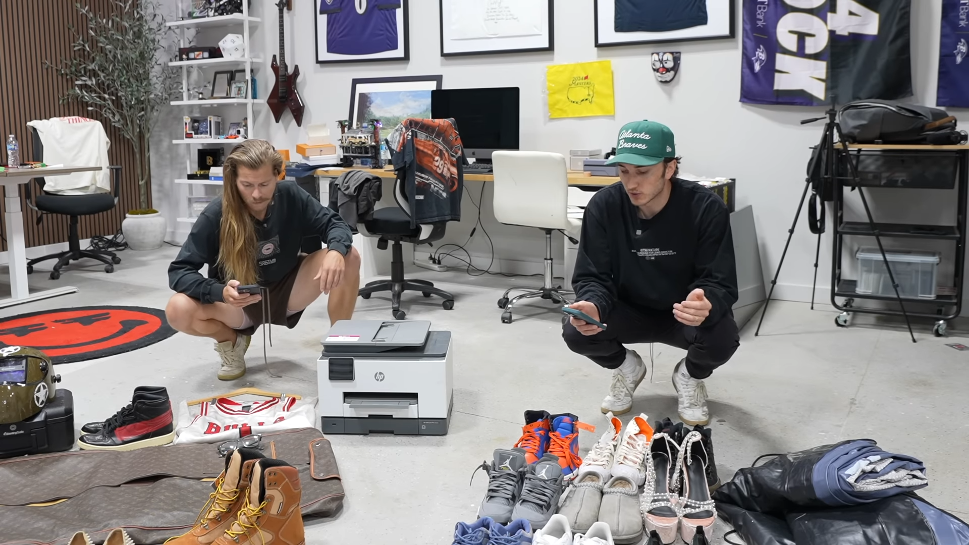 I bought a storage unit & found a mystery safe