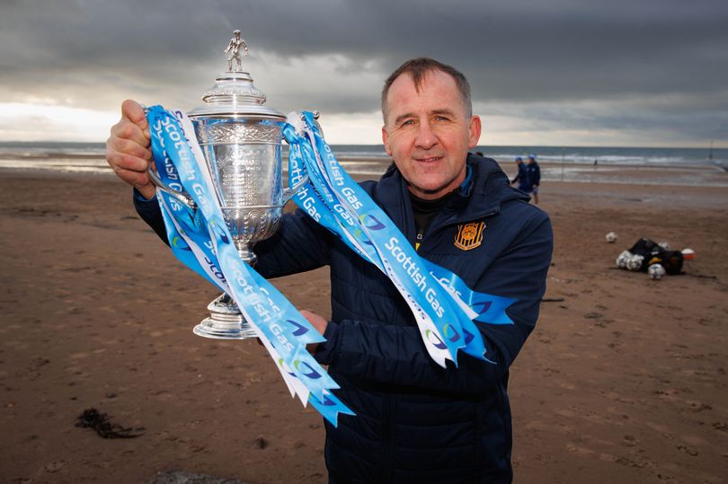 Auchinleck Talbot boss Tommy Sloan goes back to tactics board after ...