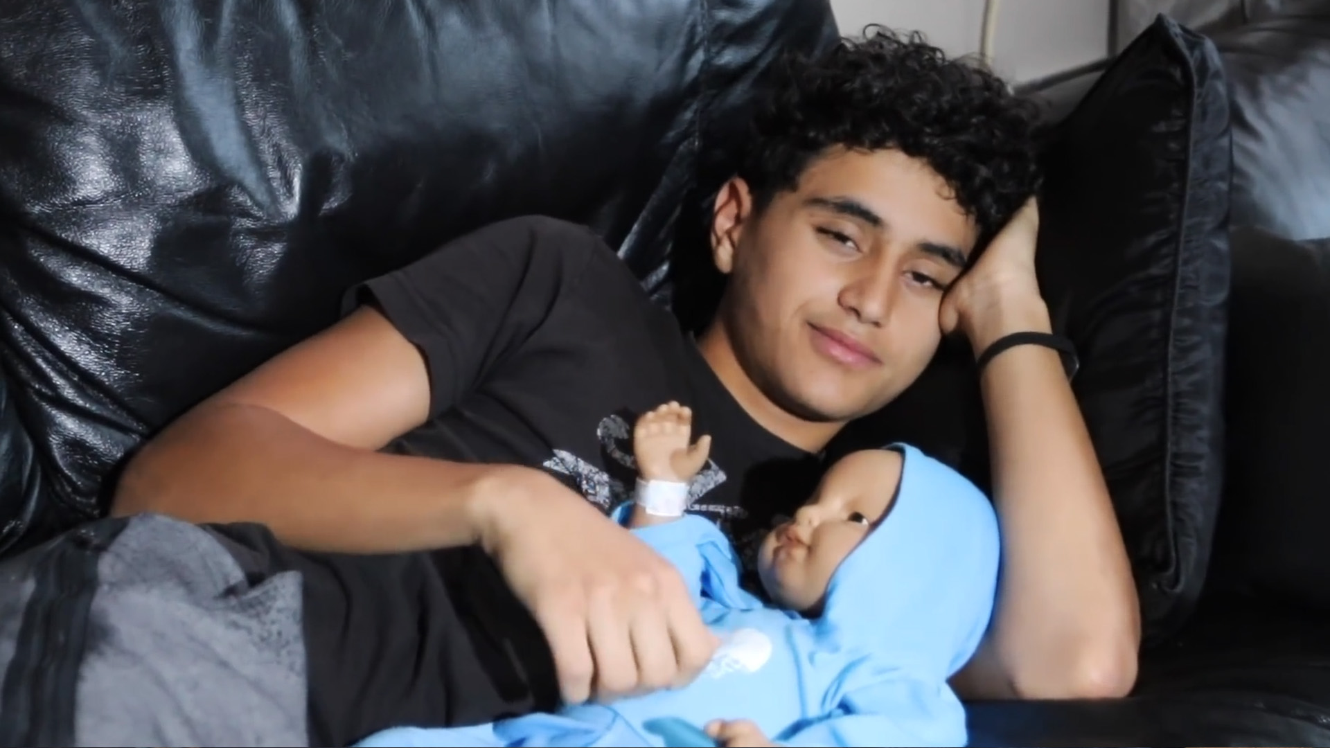 Waarom het ouderschap zwaar is voor jongeren