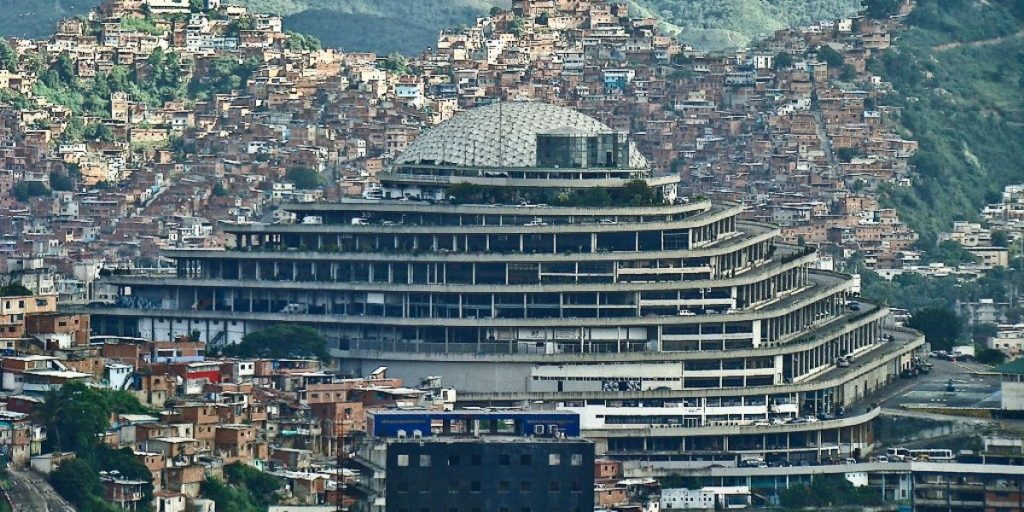 Venezuelanskt köpcentrum som förvandlades till tortyrfängelse ser ...