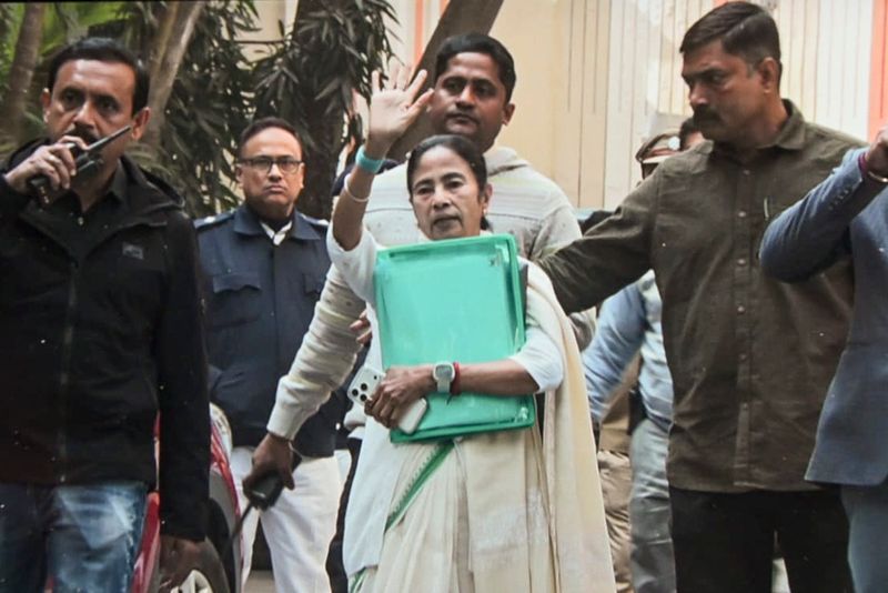 Mamata Banerjee, DGP get SC notice in ED probe obstruction case