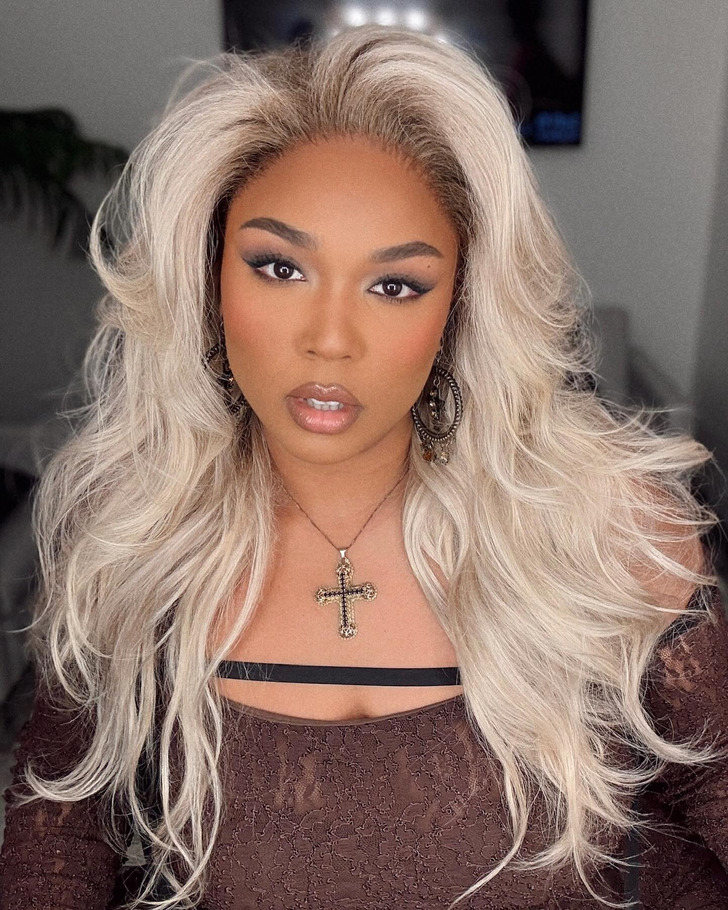 Lizzo reveals a transformation and everyone notices the same detail