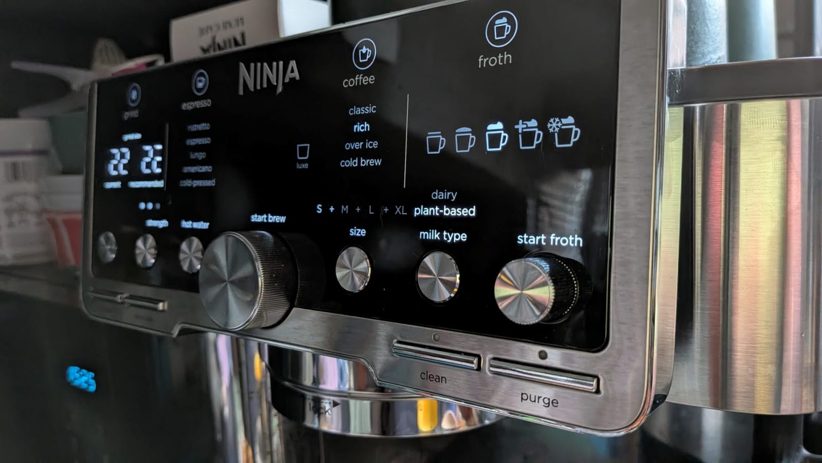 Ninja Luxe Café Pro im Test: Die Kaffeemaschine für angehende Baristas