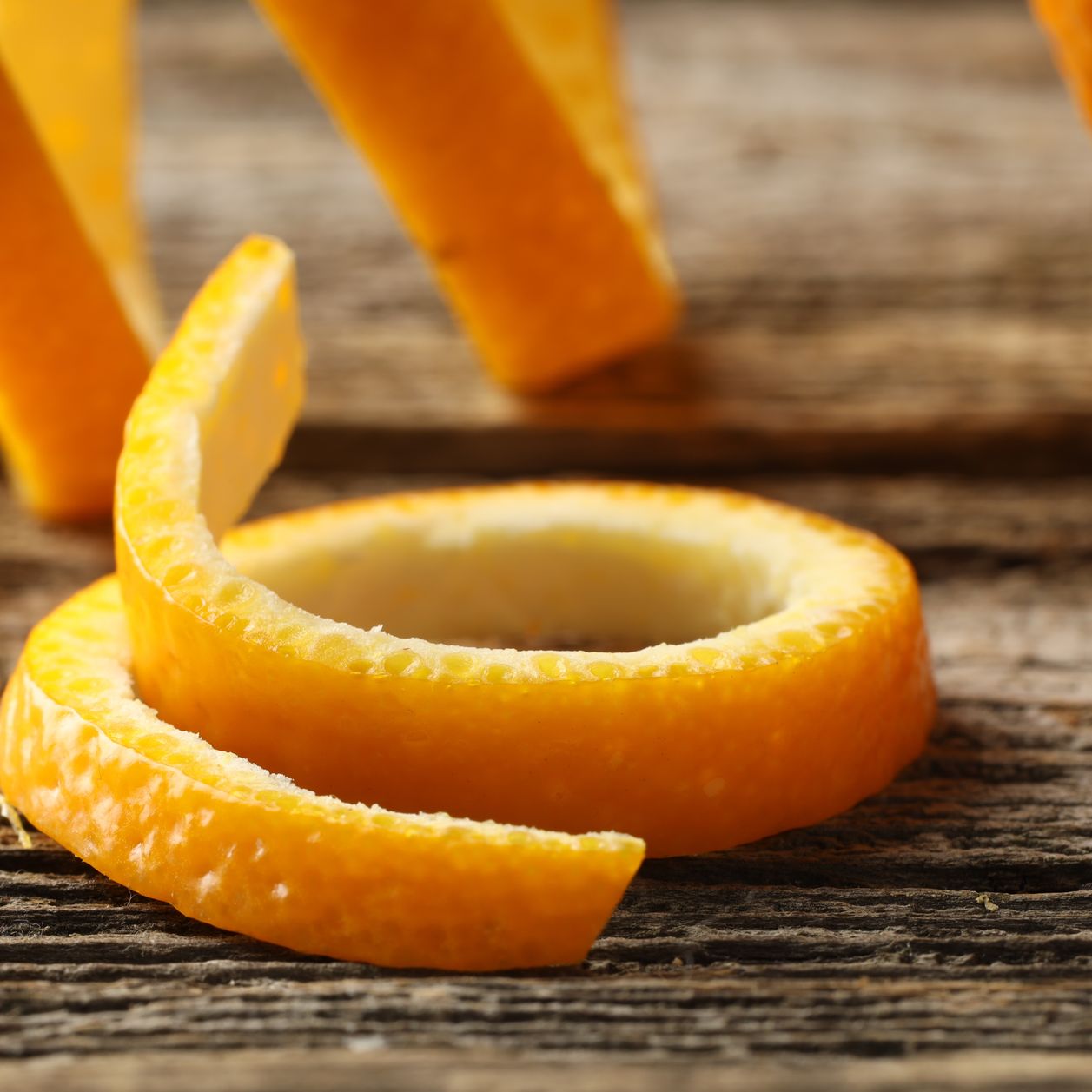 Ne jetez plus les peaux d’agrumes : elles peuvent radicalement ...