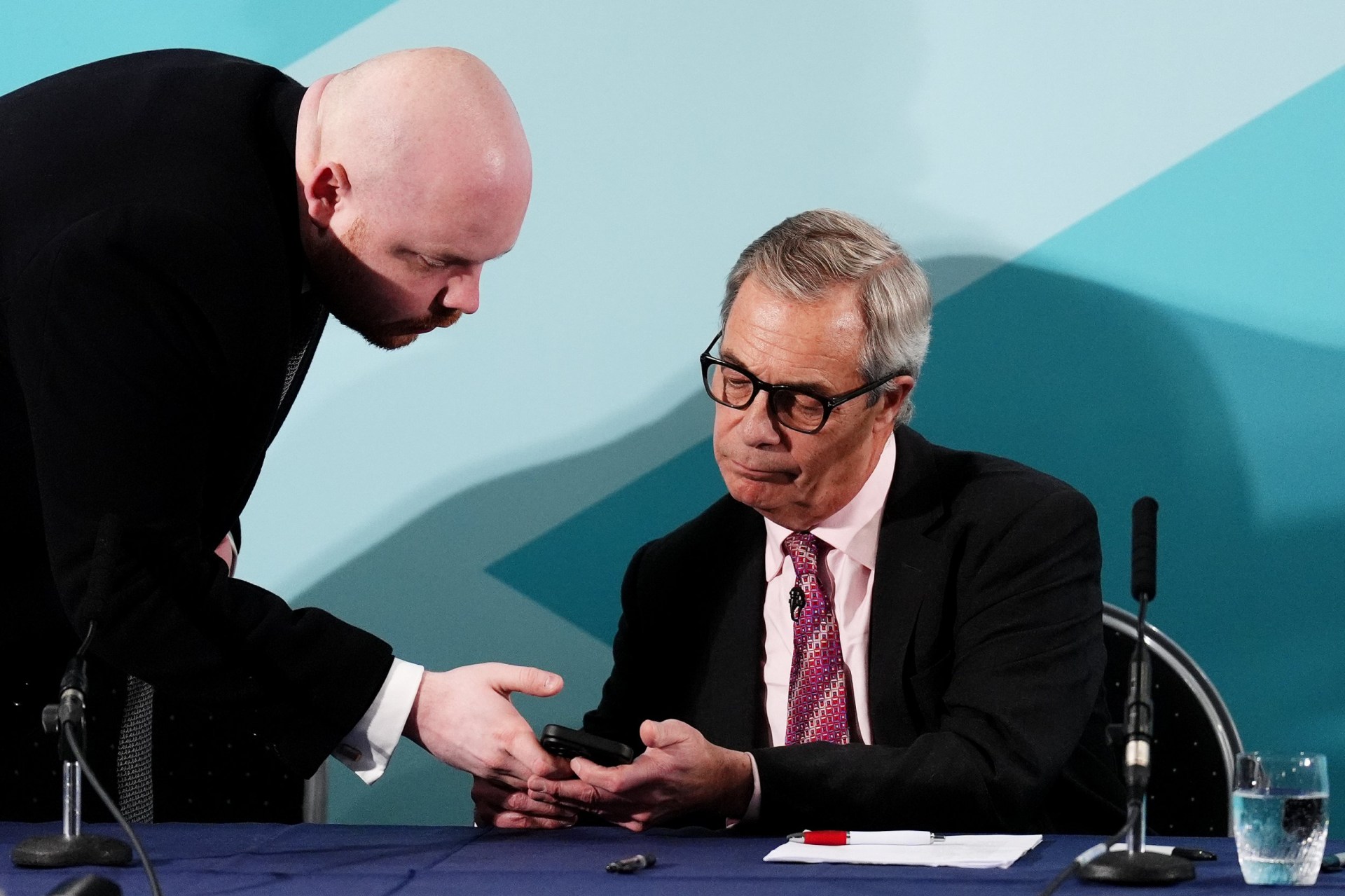 Robert Jenrick sacked from shadow cabinet over 'plot'