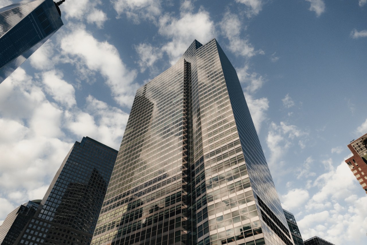 Goldman Sachs profit rises on jump in dealmaking and lending