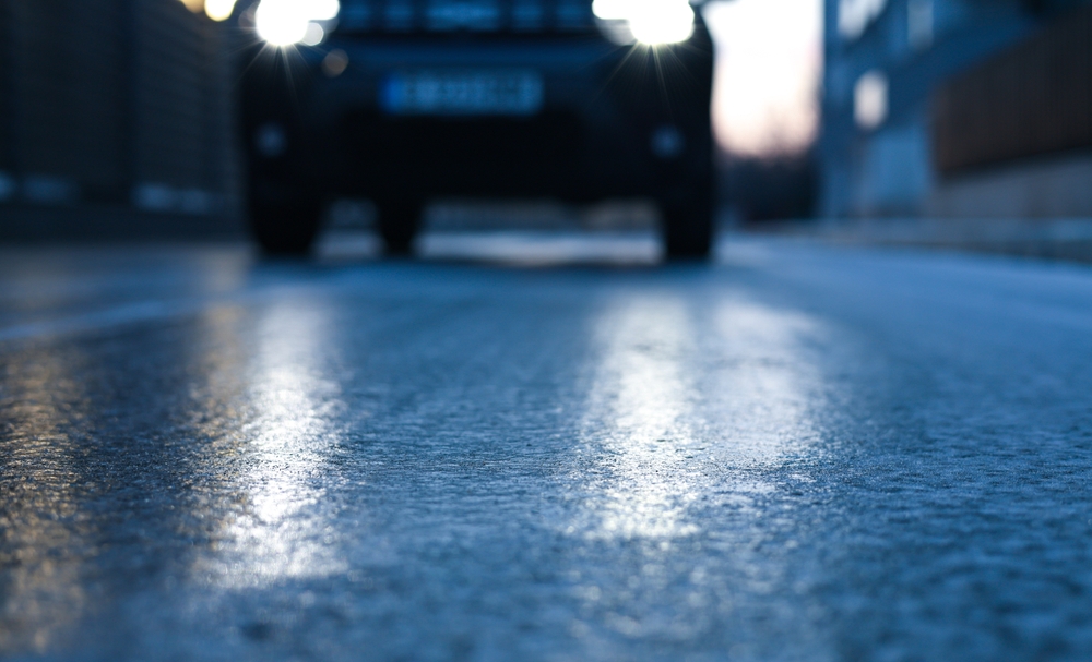 Motoring expert reveals one simple trick to avoid skidding on icy roads
