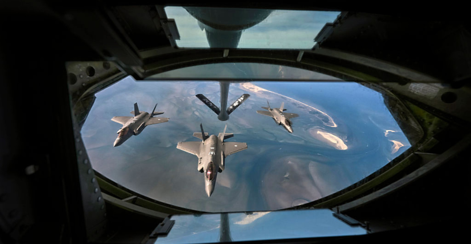 How exactly do they refuel a plane midair?
