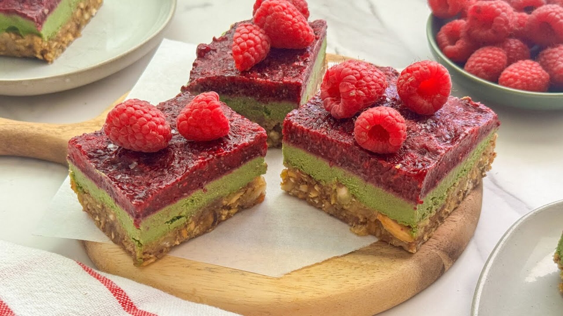 No-bake vegan raspberry matcha bars recipe
