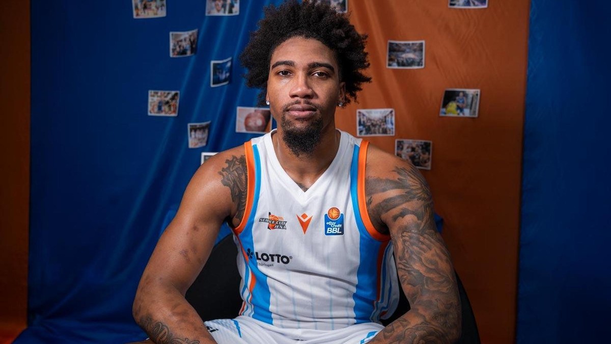 Jenas Co-Trainer hat einen Plan, wie man bei den Basketball Löwen ...