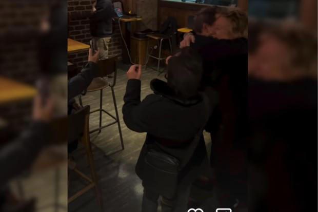 Watch the moment Rod Stewart stuns local pub in surprise karaoke ...