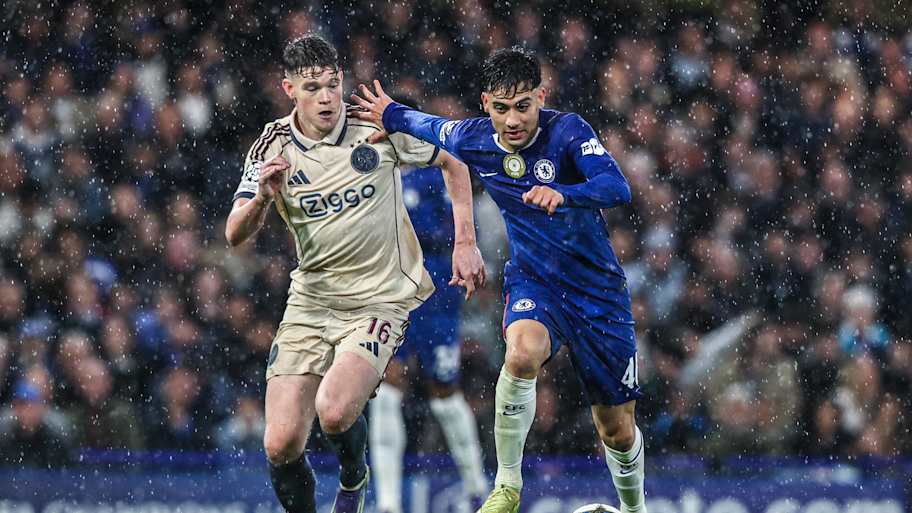 Leeds United close to signing midfielder after Chelsea seal agreement ...
