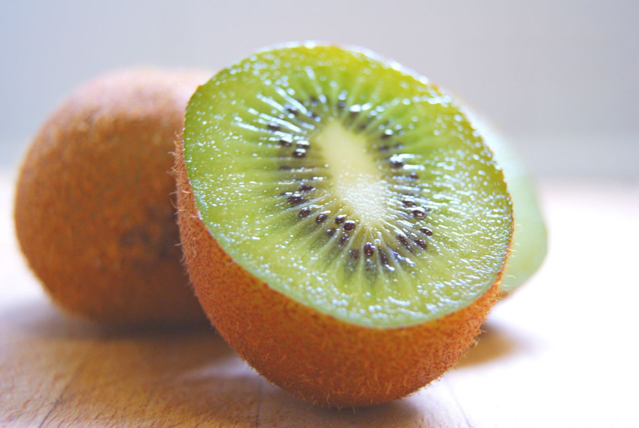 Yes, you can grow kiwi indoors—here's how experts say to do it