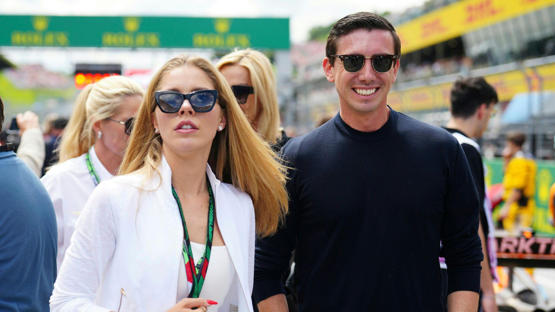 Victoria Swarovski und RED BULL-Erbe Mark Mateschitz fahren bei Rallye ...