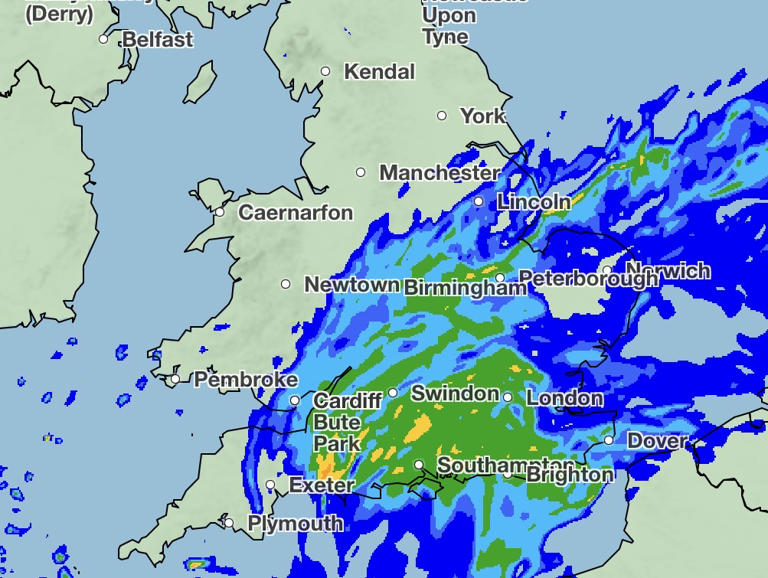 Met Office extends yellow weather warning for rain alongside flood warnings