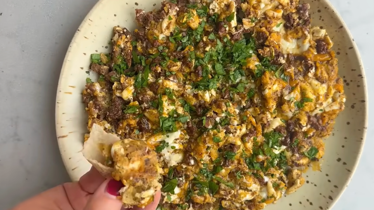 Ground beef & eggs | A simple breakfast-for-dinner favorite