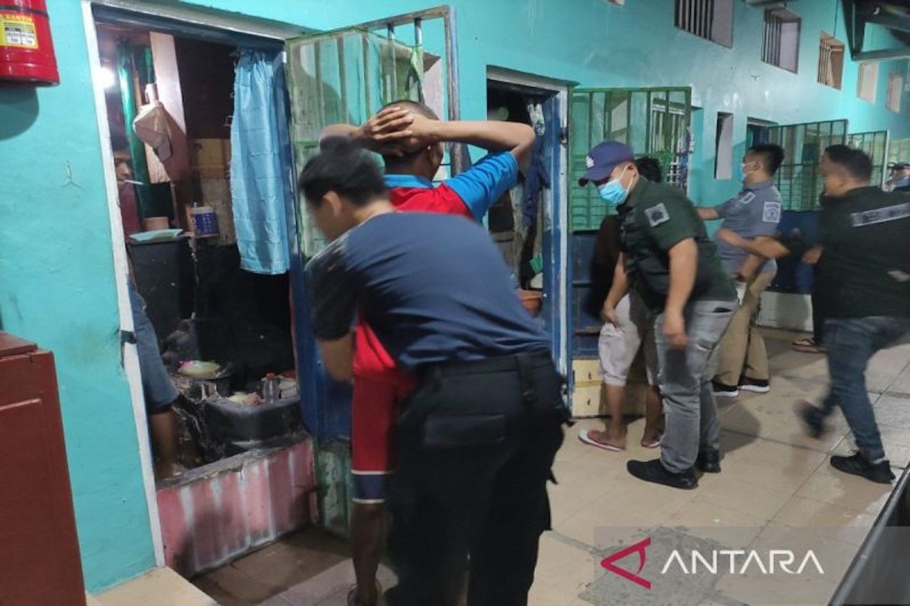 Oknum petugas terlibat, Lapas Pamekasan gagalkan penyelundupan obat ...