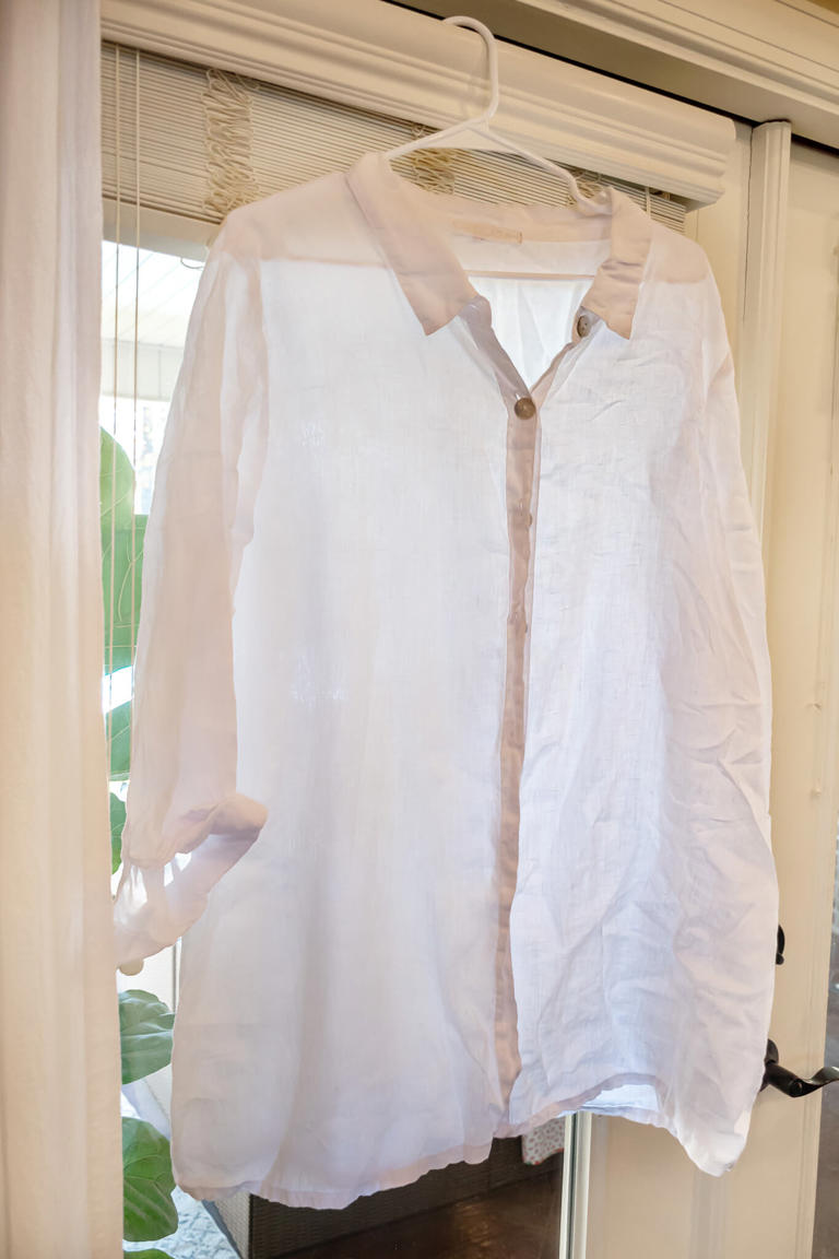 My favorite foldable travel garment steamer + you need one, too!