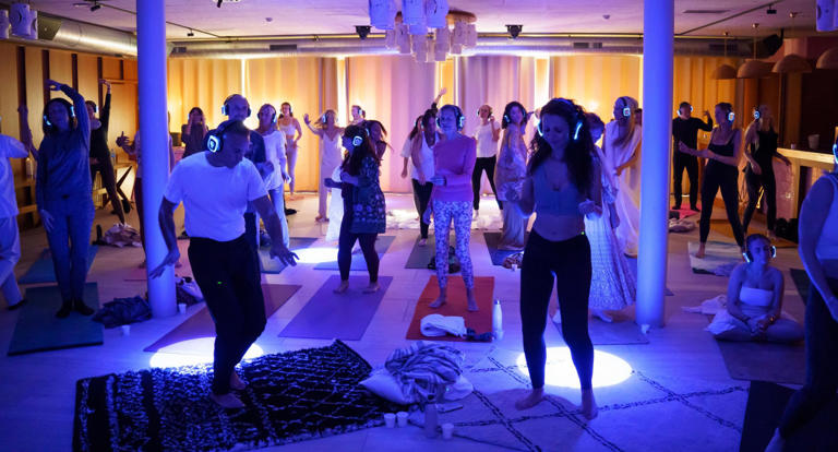 Good vibes à Casarose : immersion dans le Yoga Connecté® – Ecstatic ...