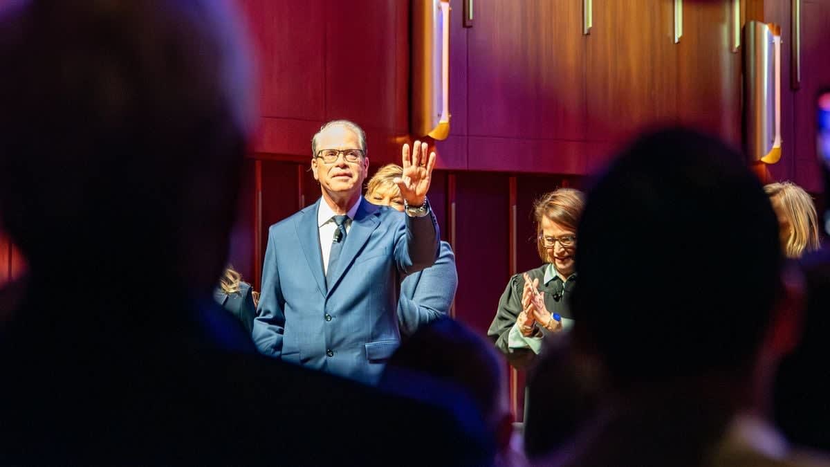 Illinois quick hits: Indiana governor 'working hard' to attract Bears