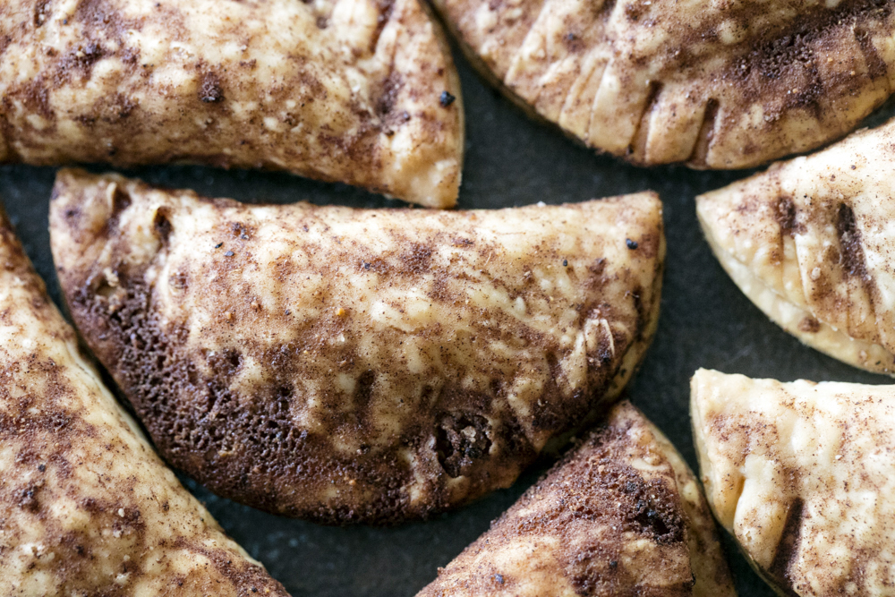 Mini pumpkin empanadas (easy recipe with pie dough)