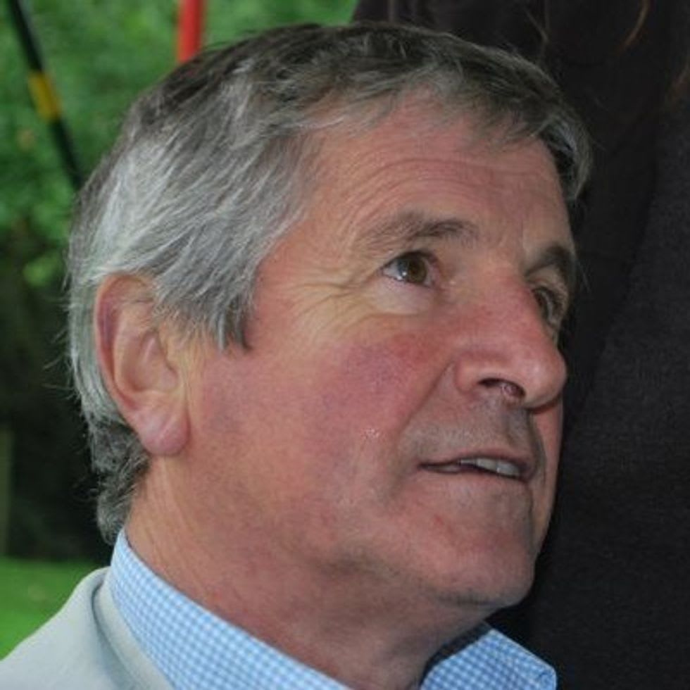 Pensioner vows to padlock himself onto historic lamppost to stop reform ...