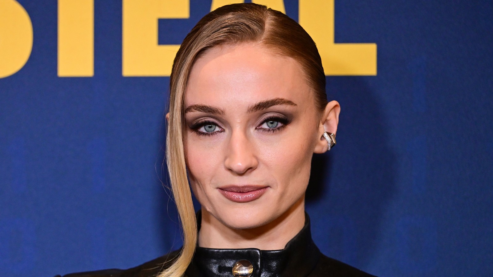 Sophie Turner dans la peau de Lara Croft, la première photo de la série ...